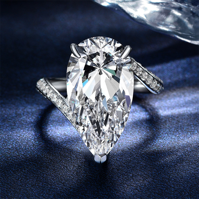 Gorgeous Pear Cut Engagement Ring - WOMEN'S RINGS | Helloice